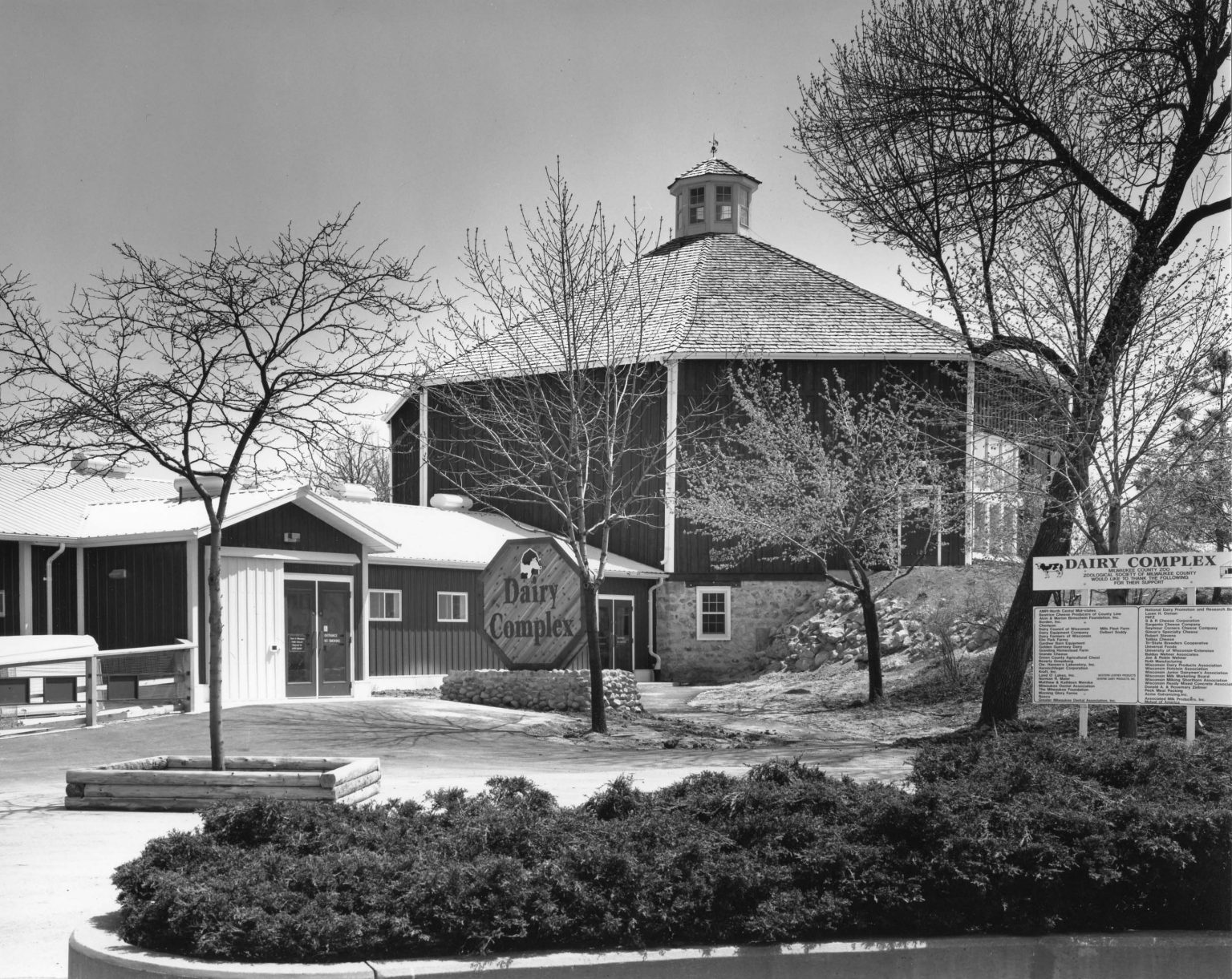 Zoo Backgrounder - Milwaukee County Zoo
