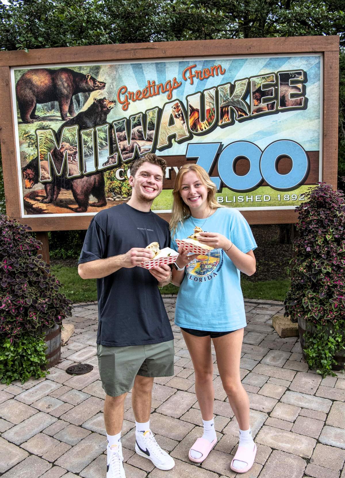A La Carte at the Zoo - Milwaukee County Zoo