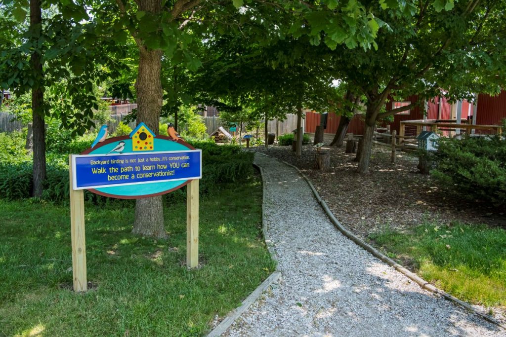 Backyard Bird Walk Exhibit Unveiled - Milwaukee County Zoo