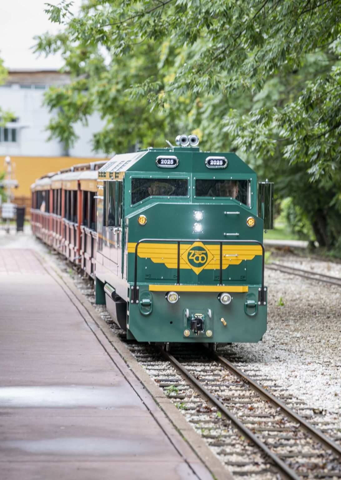 Trains & Tracks - Milwaukee County Zoo