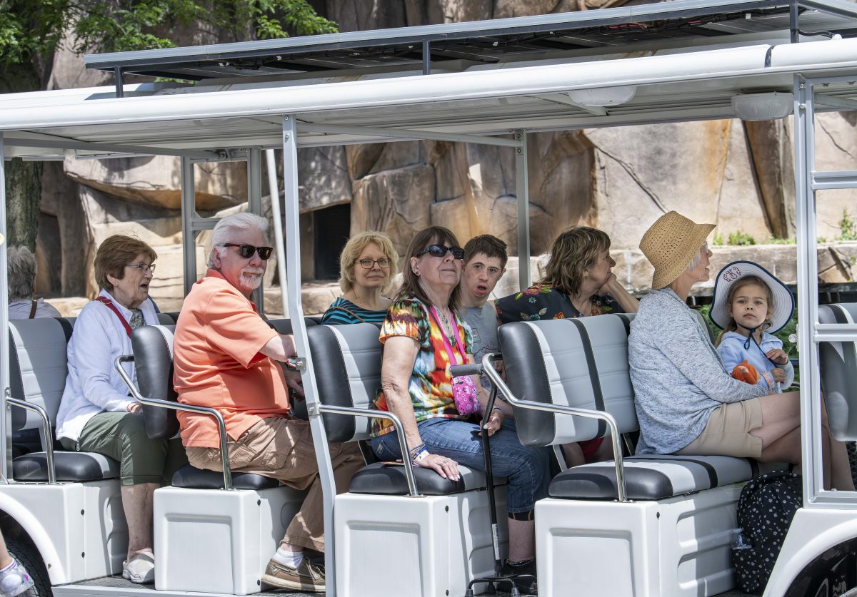 Group Tours - Milwaukee County Zoo